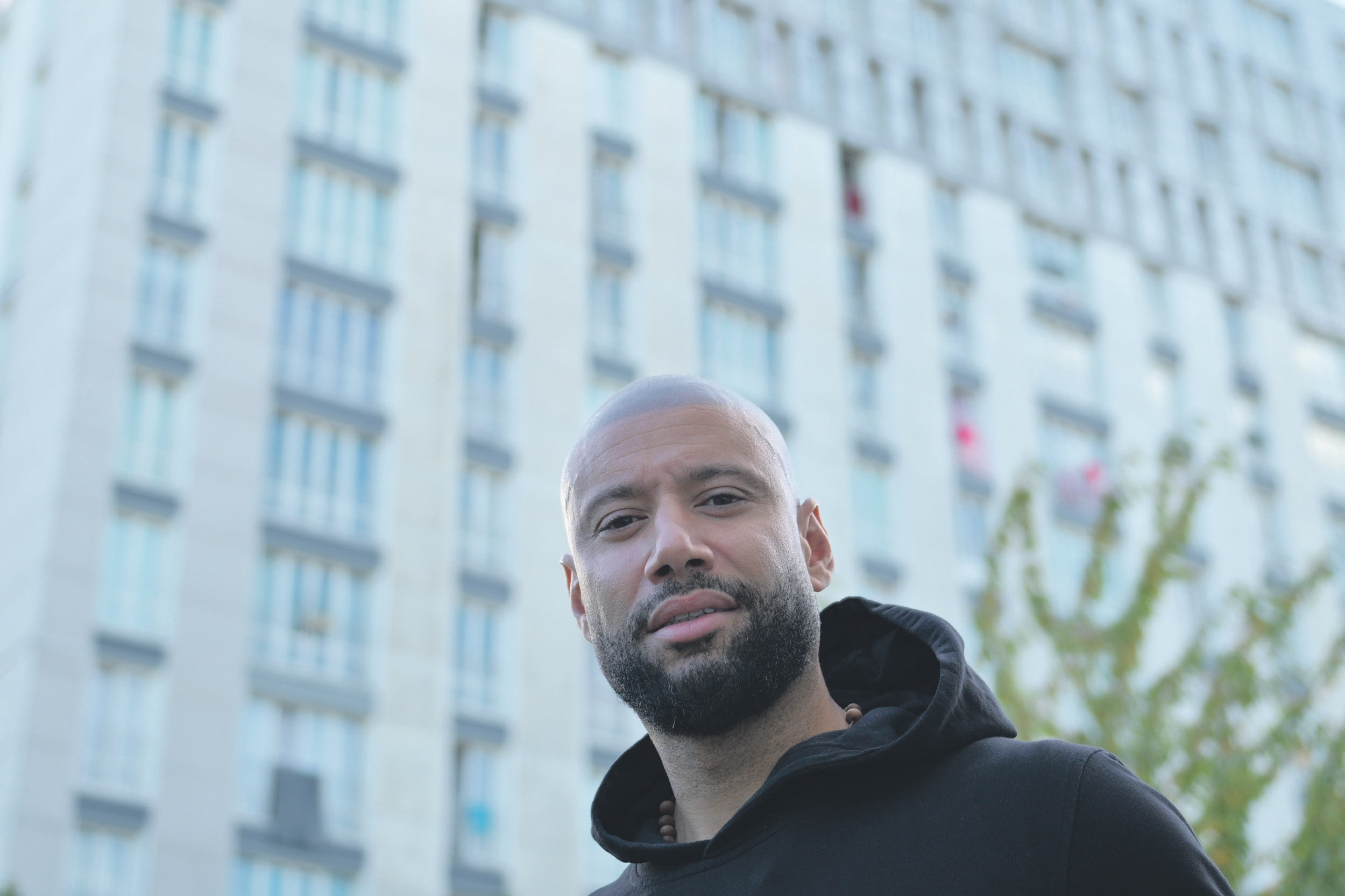 Portrait - Xavier Delarue dévoile ses secrets sur scène - Ville de Stains